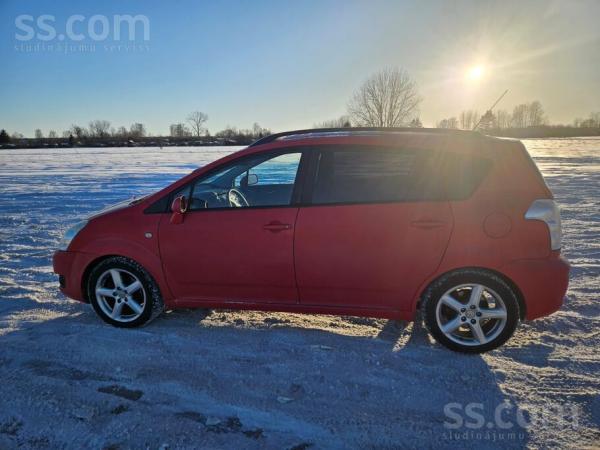 Sarkans Toyota Corolla Verso 2009 Rīga, ar dzinēja tilpumu 2.20 L un nobraukumu 209 tūkst. km par 3000 €, foto 1 vietnē AUTOMOTO.COM.LV