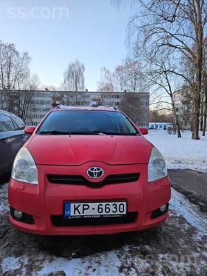 Red Toyota Corolla Verso 2009 in Riga, with an engine capacity of 2.20 L and mileage of 209 thousand km for 3000 €, photo 4 on AUTOMOTO.COM.LV