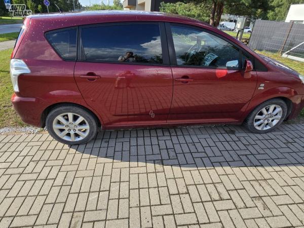 Sarkans Toyota Corolla Verso 2005 Tauragė, ar dzinēja tilpumu 2.00 L un nobraukumu 298 tūkst. km par 1500 €, foto 6 vietnē AUTOMOTO.COM.LV