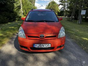 Sarkans Toyota Corolla Verso 2007 Viļņa, ar dzinēja tilpumu 2.00 L un nobraukumu 270 tūkst. km par 1300 €, foto 3 vietnē AUTOMOTO.COM.LV