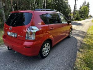 Sarkans Toyota Corolla Verso 2007 Viļņa, ar dzinēja tilpumu 2.00 L un nobraukumu 270 tūkst. km par 1300 €, foto 6 vietnē AUTOMOTO.COM.LV
