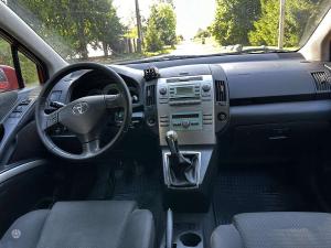 Sarkans Toyota Corolla Verso 2007 Viļņa, ar dzinēja tilpumu 2.00 L un nobraukumu 270 tūkst. km par 1300 €, foto 12 vietnē AUTOMOTO.COM.LV