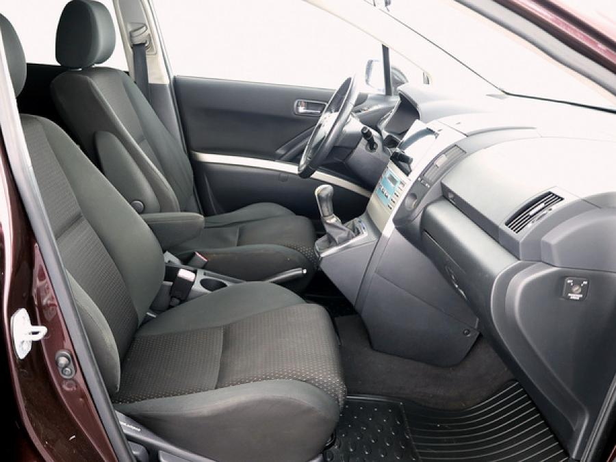 Red Toyota Corolla Verso 2008 in Tallinn, with an engine capacity of 2.20 L and mileage of 248 thousand km for 2099 €, photo 7 on AUTOMOTO.COM.LV
