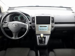 Red Toyota Corolla Verso 2008 in Tallinn, with an engine capacity of 2.20 L and mileage of 248 thousand km for 2099 €, photo 14 on AUTOMOTO.COM.LV
