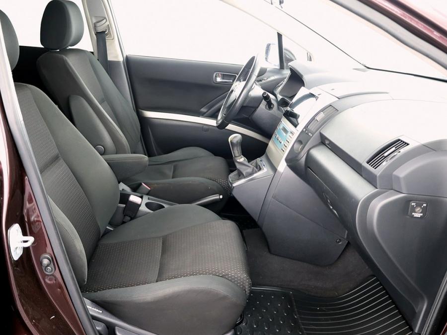 Red Toyota Corolla Verso 2008 in Tallinn, with an engine capacity of 2.20 L and mileage of 248 thousand km for 2099 €, photo 15 on AUTOMOTO.COM.LV