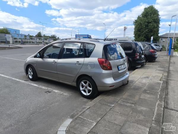 Toyota Corolla Verso 2003 in Vilnius, with an engine capacity of 2.00 L and mileage of 260 thousand km for 1200 €, photo 3 on AUTOMOTO.COM.LV