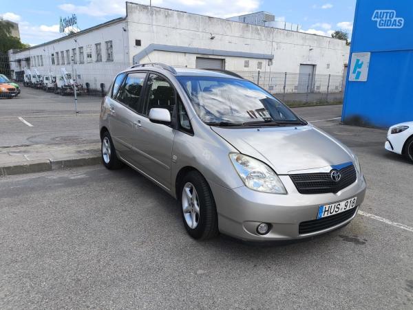 Toyota Corolla Verso 2003 in Vilnius, with an engine capacity of 2.00 L and mileage of 260 thousand km for 1200 €, photo 4 on AUTOMOTO.COM.LV