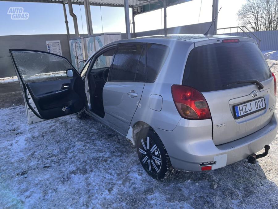 Toyota Corolla Verso 2002 in Joniskis, with an engine capacity of 2.00 L and mileage of 298 thousand km for 850 €, photo 5 on AUTOMOTO.COM.LV