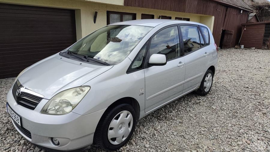 Toyota Corolla Verso 2002 in Marijampole, with an engine capacity of 2.00 L and mileage of 351 thousand km for 450 €, photo 1 on AUTOMOTO.COM.LV