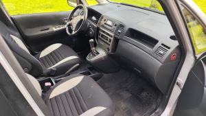 Toyota Corolla Verso 2002 in Marijampole, with an engine capacity of 2.00 L and mileage of 351 thousand km for 450 €, photo 14 on AUTOMOTO.COM.LV