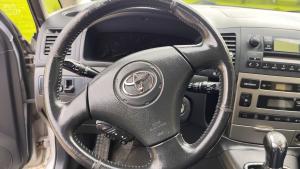 Toyota Corolla Verso 2002 in Marijampole, with an engine capacity of 2.00 L and mileage of 351 thousand km for 450 €, photo 16 on AUTOMOTO.COM.LV