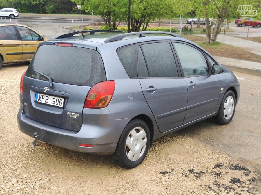 Toyota Corolla Verso 2003 in Vilnius, with an engine capacity of 2.00 L and mileage of 272 thousand km for 450 €, photo 4 on AUTOMOTO.COM.LV