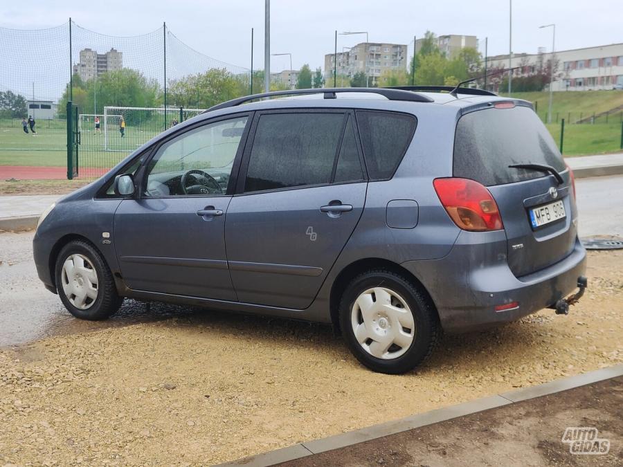 Toyota Corolla Verso 2003 in Vilnius, with an engine capacity of 2.00 L and mileage of 272 thousand km for 450 €, photo 5 on AUTOMOTO.COM.LV