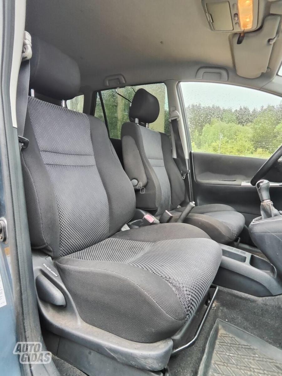 Toyota Corolla Verso 2003 in Vilnius, with an engine capacity of 2.00 L and mileage of 272 thousand km for 450 €, photo 8 on AUTOMOTO.COM.LV