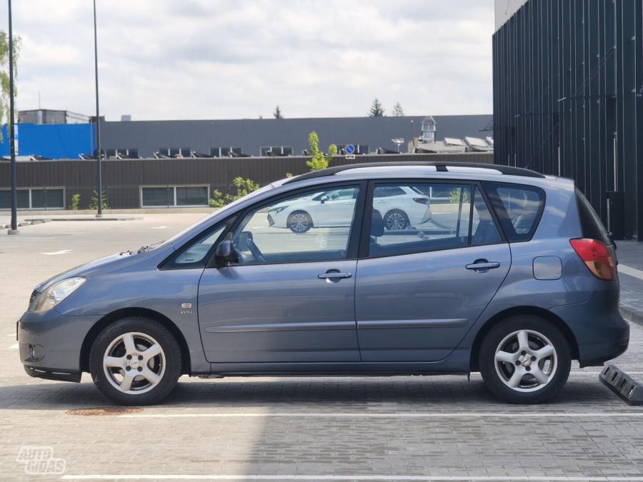 Toyota Corolla Verso 2003 in Vilnius, with an engine capacity of 1.60 L and mileage of 296 thousand km for 1350 €, photo 3 on AUTOMOTO.COM.LV