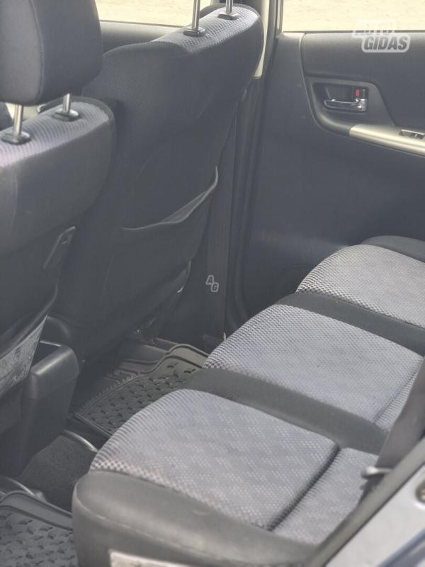 Toyota Corolla Verso 2003 Viļņa, ar dzinēja tilpumu 1.60 L un nobraukumu 296 tūkst. km par 1350 €, foto 9 vietnē AUTOMOTO.COM.LV