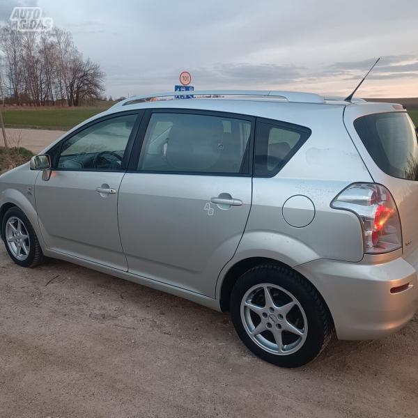 Toyota Corolla Verso 2004 in Marijampole, with an engine capacity of 2.00 L and mileage of 300 thousand km for 1700 €, photo 4 on AUTOMOTO.COM.LV