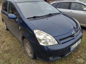 Toyota Corolla Verso 2004 Viļņa, ar dzinēja tilpumu 1.80 L un nobraukumu 297 tūkst. km par 1700 €, foto 11 vietnē AUTOMOTO.COM.LV