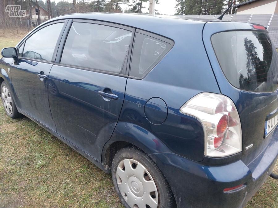 Toyota Corolla Verso 2004 Viļņa, ar dzinēja tilpumu 1.80 L un nobraukumu 297 tūkst. km par 1700 €, foto 13 vietnē AUTOMOTO.COM.LV