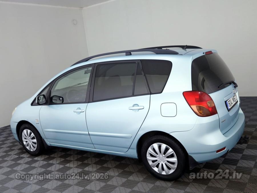 Toyota Corolla Verso 2004 Tallina, ar dzinēja tilpumu 1.60 L un nobraukumu 215 tūkst. km par 1999 €, foto 5 vietnē AUTOMOTO.COM.LV
