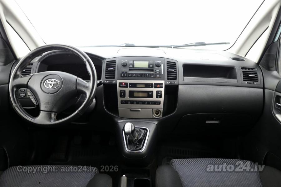 Toyota Corolla Verso 2004 Tallina, ar dzinēja tilpumu 1.60 L un nobraukumu 215 tūkst. km par 1999 €, foto 6 vietnē AUTOMOTO.COM.LV