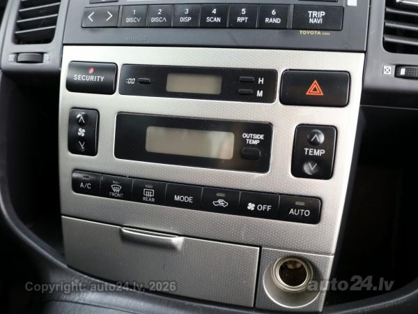 Toyota Corolla Verso 2004 in Tallinn, with an engine capacity of 1.60 L and mileage of 215 thousand km for 1999 €, photo 8 on AUTOMOTO.COM.LV