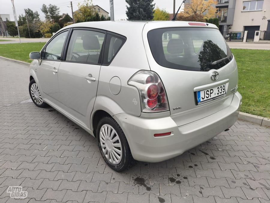 Toyota Corolla Verso 2004 Kauņa, ar dzinēja tilpumu 2.00 L un nobraukumu 281 tūkst. km par 1200 €, foto 4 vietnē AUTOMOTO.COM.LV