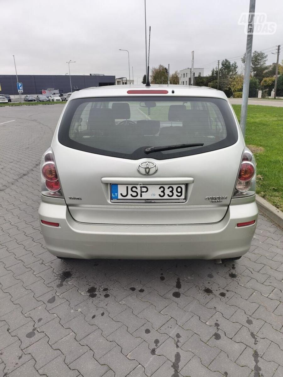 Toyota Corolla Verso 2004 Kauņa, ar dzinēja tilpumu 2.00 L un nobraukumu 281 tūkst. km par 1200 €, foto 5 vietnē AUTOMOTO.COM.LV