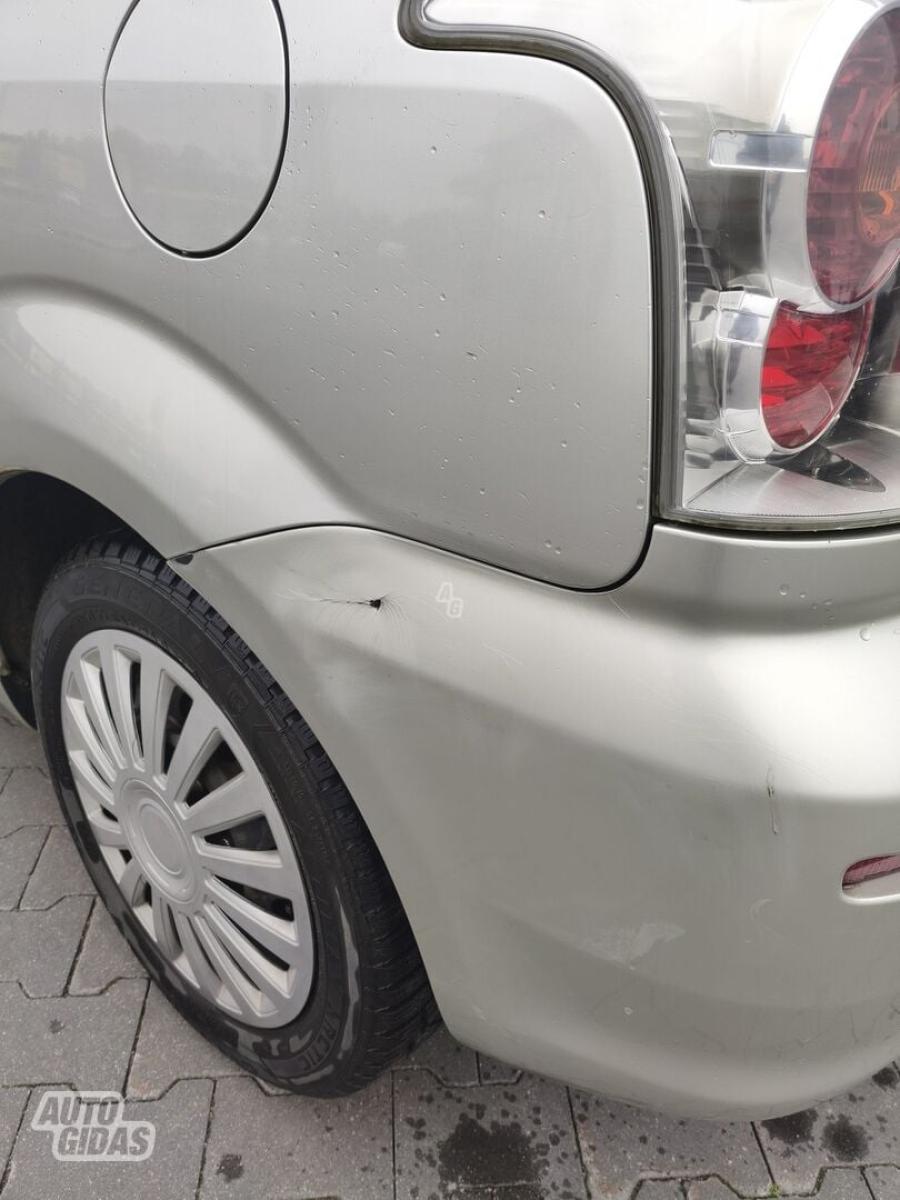 Toyota Corolla Verso 2004 Kauņa, ar dzinēja tilpumu 2.00 L un nobraukumu 281 tūkst. km par 1200 €, foto 7 vietnē AUTOMOTO.COM.LV