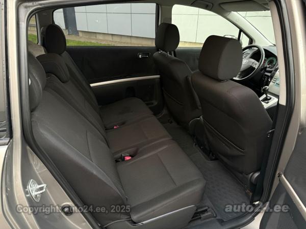 Toyota Corolla Verso 2005 in Tartu, with an engine capacity of 1.80 L and mileage of 216 thousand km for 2500 €, photo 11 on AUTOMOTO.COM.LV