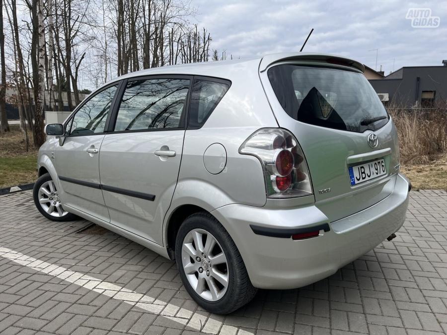 Toyota Corolla Verso 2005 Kauņa, ar dzinēja tilpumu 2.00 L un nobraukumu 235 tūkst. km par 1500 €, foto 3 vietnē AUTOMOTO.COM.LV