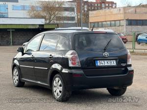 Toyota Corolla Verso 2005 Narva, ar dzinēja tilpumu 2.20 L un nobraukumu 270 tūkst. km par 1690 €, foto 5 vietnē AUTOMOTO.COM.LV