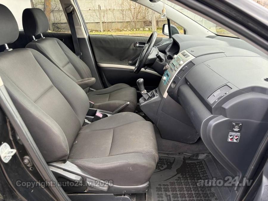 Toyota Corolla Verso 2005 Narva, ar dzinēja tilpumu 2.20 L un nobraukumu 270 tūkst. km par 1690 €, foto 9 vietnē AUTOMOTO.COM.LV