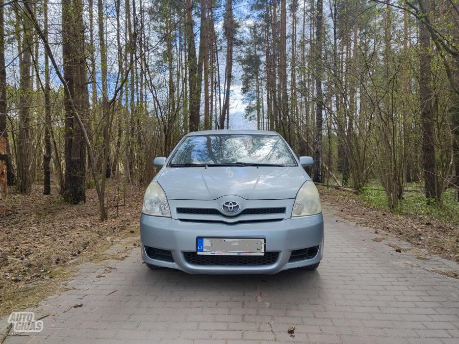 Тойота Королла Версо 2005 в Тракай, объемом двигателя 2.00 л и пробегом 306 тыс. км за 1100 €, фото 1 на AUTOMOTO.COM.LV