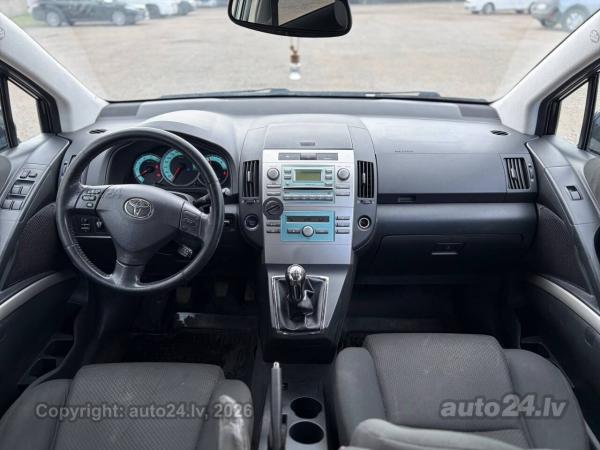 Toyota Corolla Verso 2005 in Narva, with an engine capacity of 2.20 L and mileage of 270 thousand km for 1690 €, photo 6 on AUTOMOTO.COM.LV