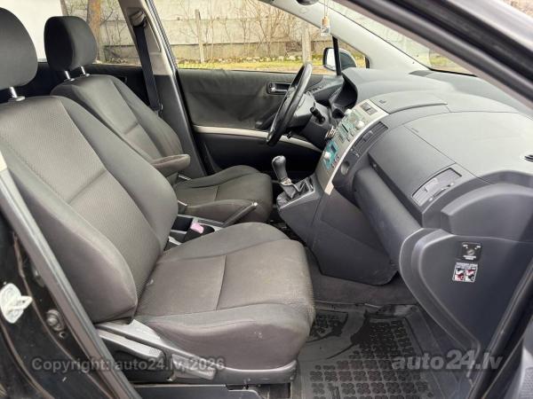 Toyota Corolla Verso 2005 in Narva, with an engine capacity of 2.20 L and mileage of 270 thousand km for 1690 €, photo 8 on AUTOMOTO.COM.LV