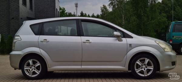 Toyota Corolla Verso 2005 Viļņa, ar dzinēja tilpumu 2.00 L un nobraukumu 354 tūkst. km par 1750 €, foto 6 vietnē AUTOMOTO.COM.LV