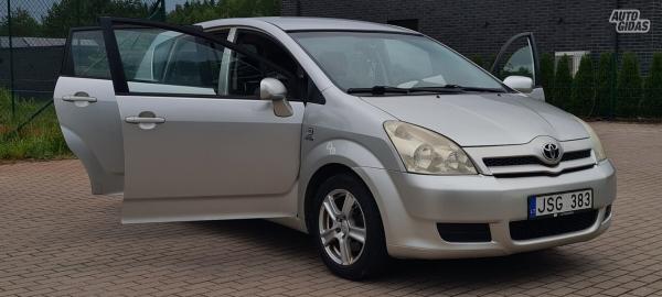 Toyota Corolla Verso 2005 Viļņa, ar dzinēja tilpumu 2.00 L un nobraukumu 354 tūkst. km par 1750 €, foto 8 vietnē AUTOMOTO.COM.LV