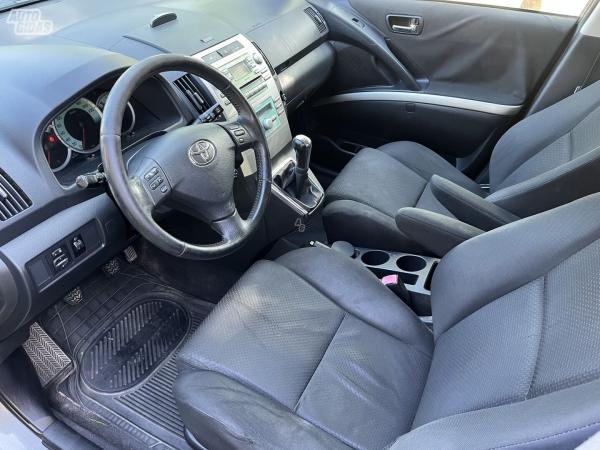 Toyota Corolla Verso 2005 Jonava, ar dzinēja tilpumu 2.00 L un nobraukumu 291 tūkst. km par 1650 €, foto 5 vietnē AUTOMOTO.COM.LV