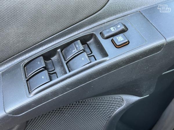 Toyota Corolla Verso 2005 Jonava, ar dzinēja tilpumu 2.00 L un nobraukumu 291 tūkst. km par 1450 €, foto 9 vietnē AUTOMOTO.COM.LV