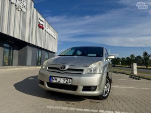 Toyota Corolla Verso 2005 Panevēža, ar dzinēja tilpumu 2.00 L un nobraukumu 286 tūkst. km par 999 €, foto  vietnē AUTOMOTO.COM.LV