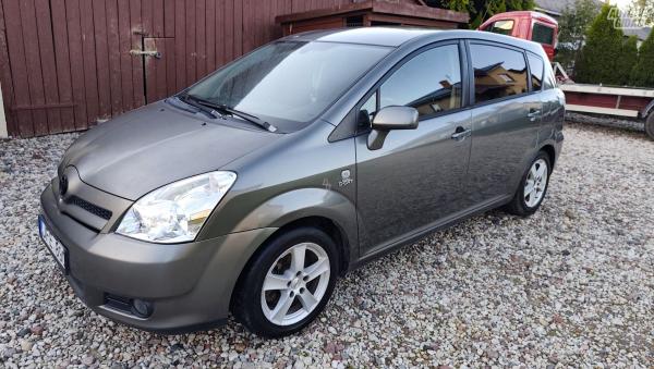Toyota Corolla Verso 2005 Marijampole, ar dzinēja tilpumu 2.20 L un nobraukumu 390 tūkst. km par 500 €, foto 1 vietnē AUTOMOTO.COM.LV