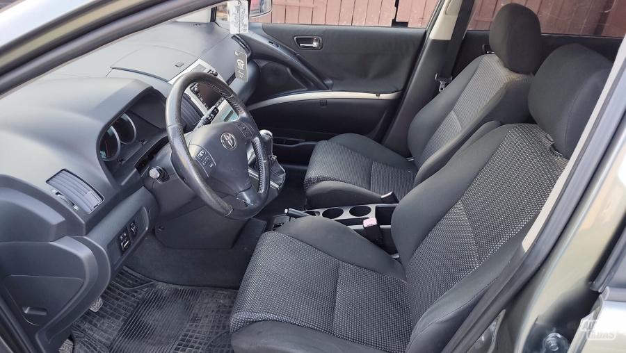 Toyota Corolla Verso 2005 in Marijampole, with an engine capacity of 2.20 L and mileage of 390 thousand km for 500 €, photo 16 on AUTOMOTO.COM.LV