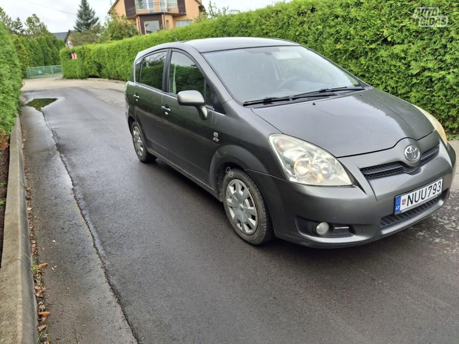 Toyota Corolla Verso 2005 Mažeikiai, ar dzinēja tilpumu 2.00 L un nobraukumu 316 tūkst. km par 1250 €, foto 3 vietnē AUTOMOTO.COM.LV