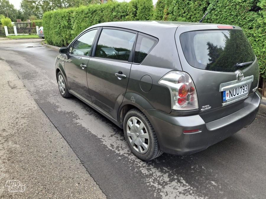 Toyota Corolla Verso 2005 Mažeikiai, ar dzinēja tilpumu 2.00 L un nobraukumu 316 tūkst. km par 1250 €, foto 4 vietnē AUTOMOTO.COM.LV