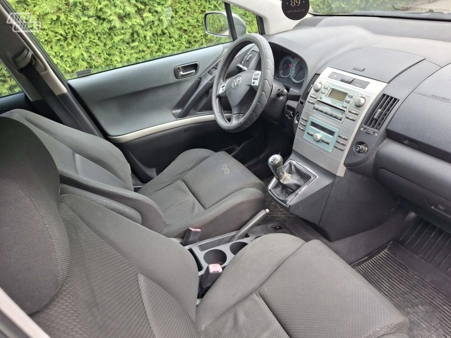 Toyota Corolla Verso 2005 Mažeikiai, ar dzinēja tilpumu 2.00 L un nobraukumu 316 tūkst. km par 1250 €, foto 6 vietnē AUTOMOTO.COM.LV