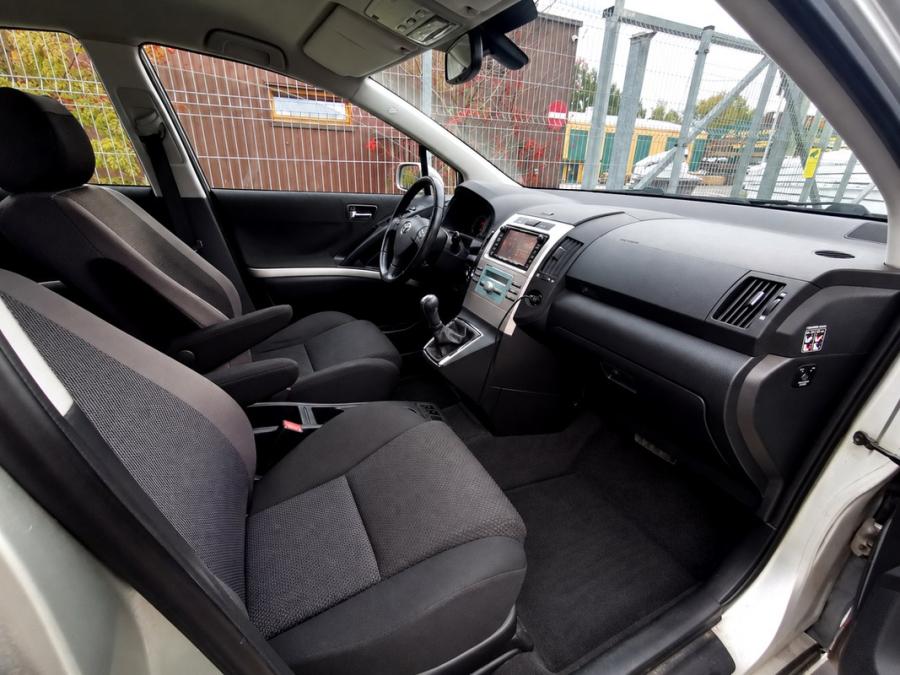 Toyota Corolla Verso 2005 Tartu, ar dzinēja tilpumu 2.00 L un nobraukumu 354 tūkst. km par 1390 €, foto 15 vietnē AUTOMOTO.COM.LV