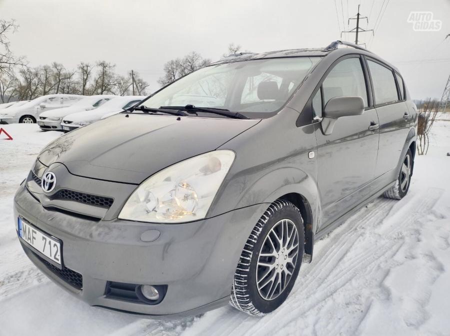 Toyota Corolla Verso 2006 in Bliudziai, with an engine capacity of 2.20 L and mileage of 238 thousand km for 2030 €, photo 1 on AUTOMOTO.COM.LV