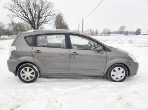 Toyota Corolla Verso 2006 in Bliudziai, with an engine capacity of 2.20 L and mileage of 238 thousand km for 2030 €, photo 7 on AUTOMOTO.COM.LV