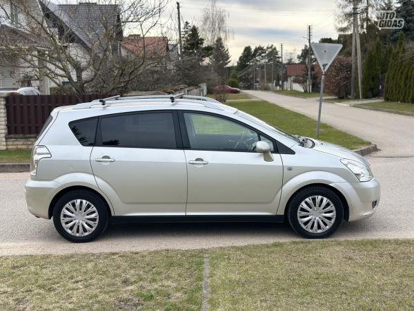 Toyota Corolla Verso 2006 Viļņa, ar dzinēja tilpumu 2.20 L un nobraukumu 220 tūkst. km par 1700 €, foto 4 vietnē AUTOMOTO.COM.LV